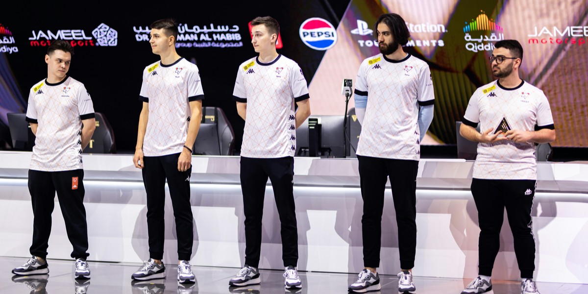 Team Vitality уступили Virtus.pro в плей-офф EWC 2024 по CS2